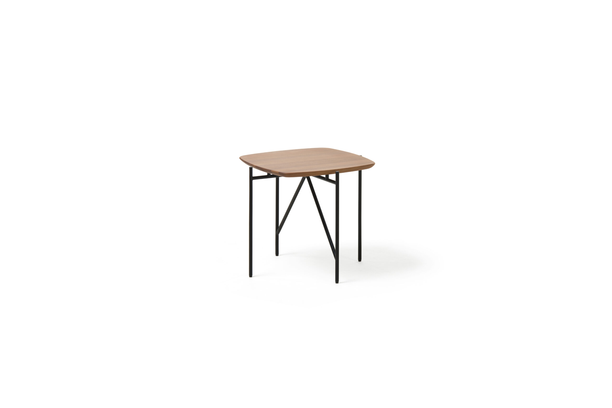 Prostoria – Tinker low table – Spoel ID